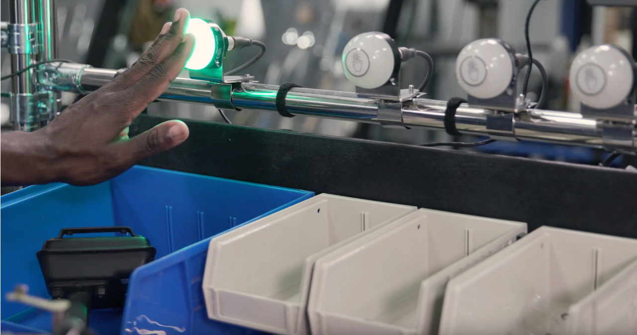 Kitting | Flexible Part Picking Solution